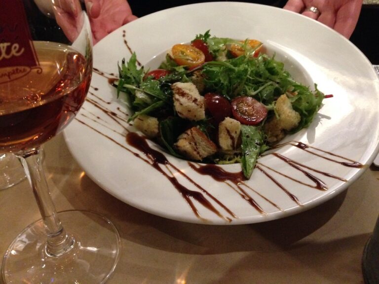 Top 10 Restaurants in Quebec City - Travel Zoomer